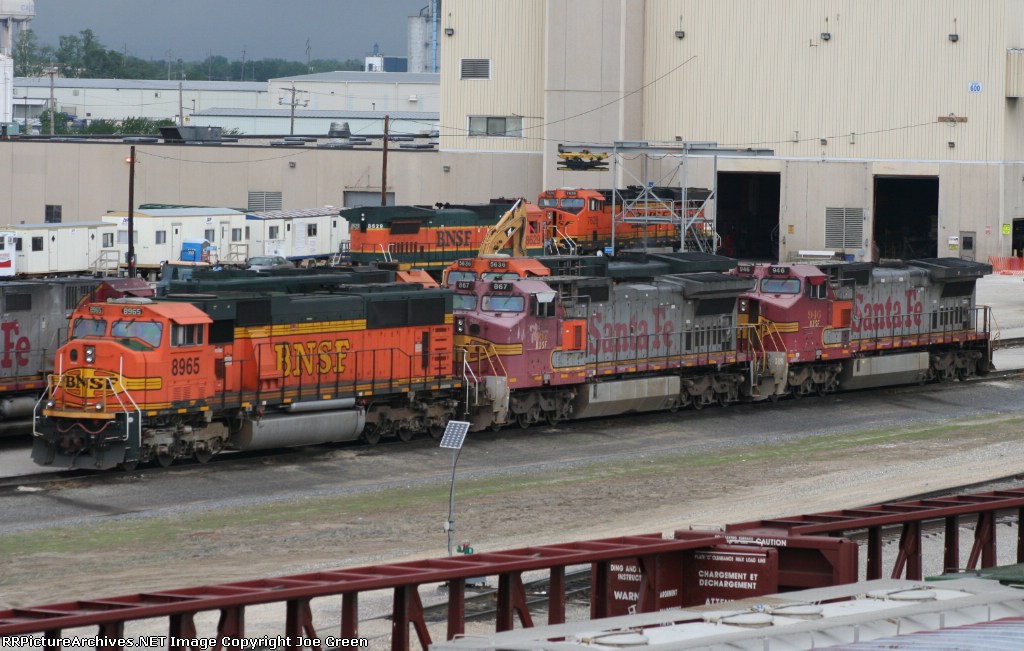 BNSF 8965